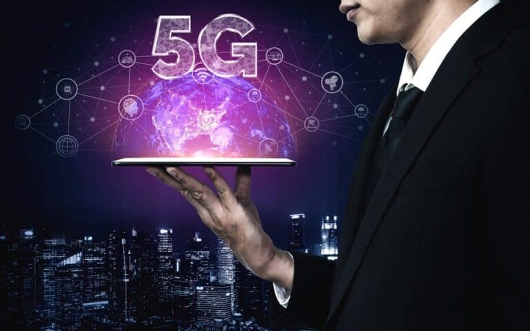 The impact of 5G technology on various industries. - TechOneApp